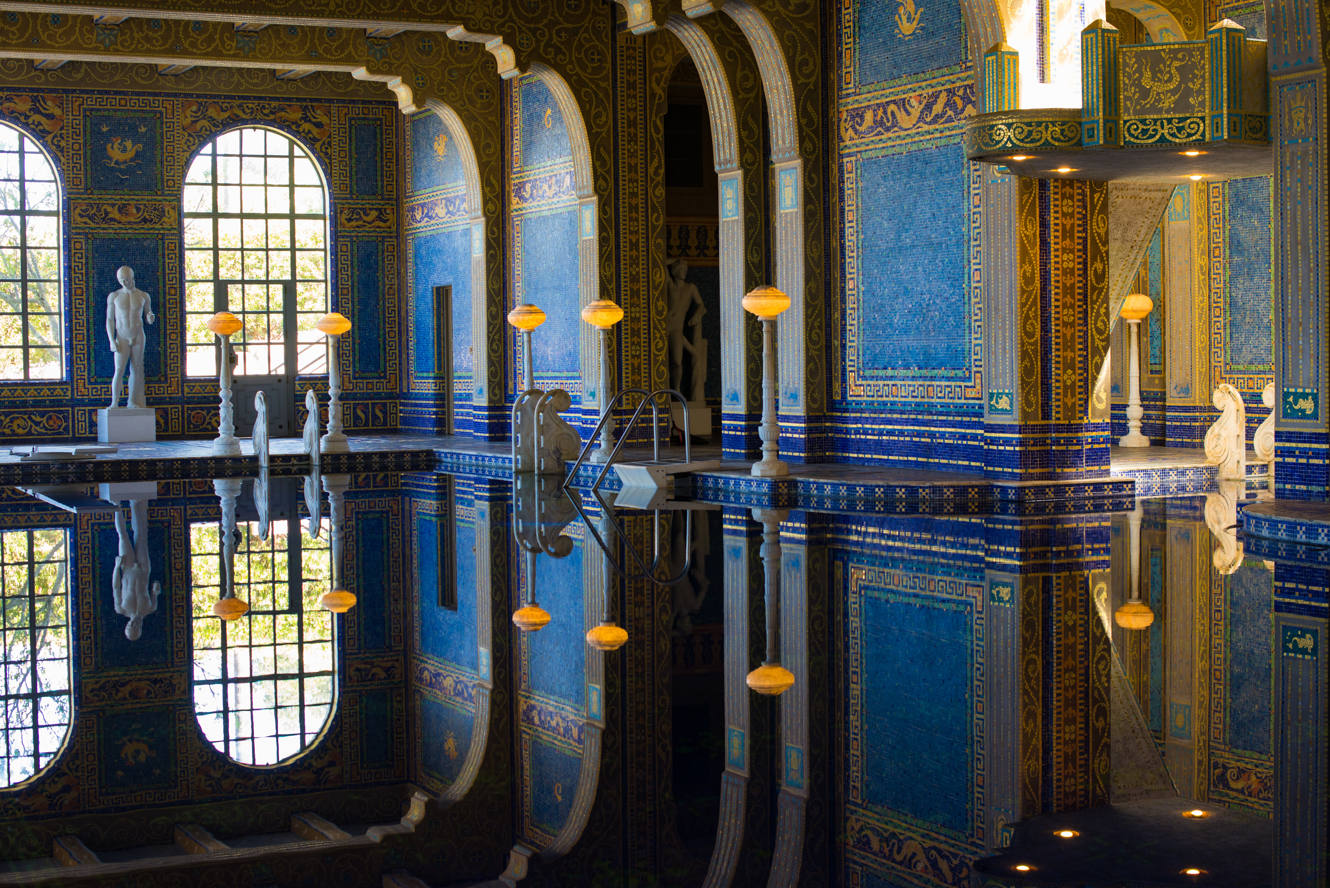 Elegant Swimming Pool - TMC Custom Pools